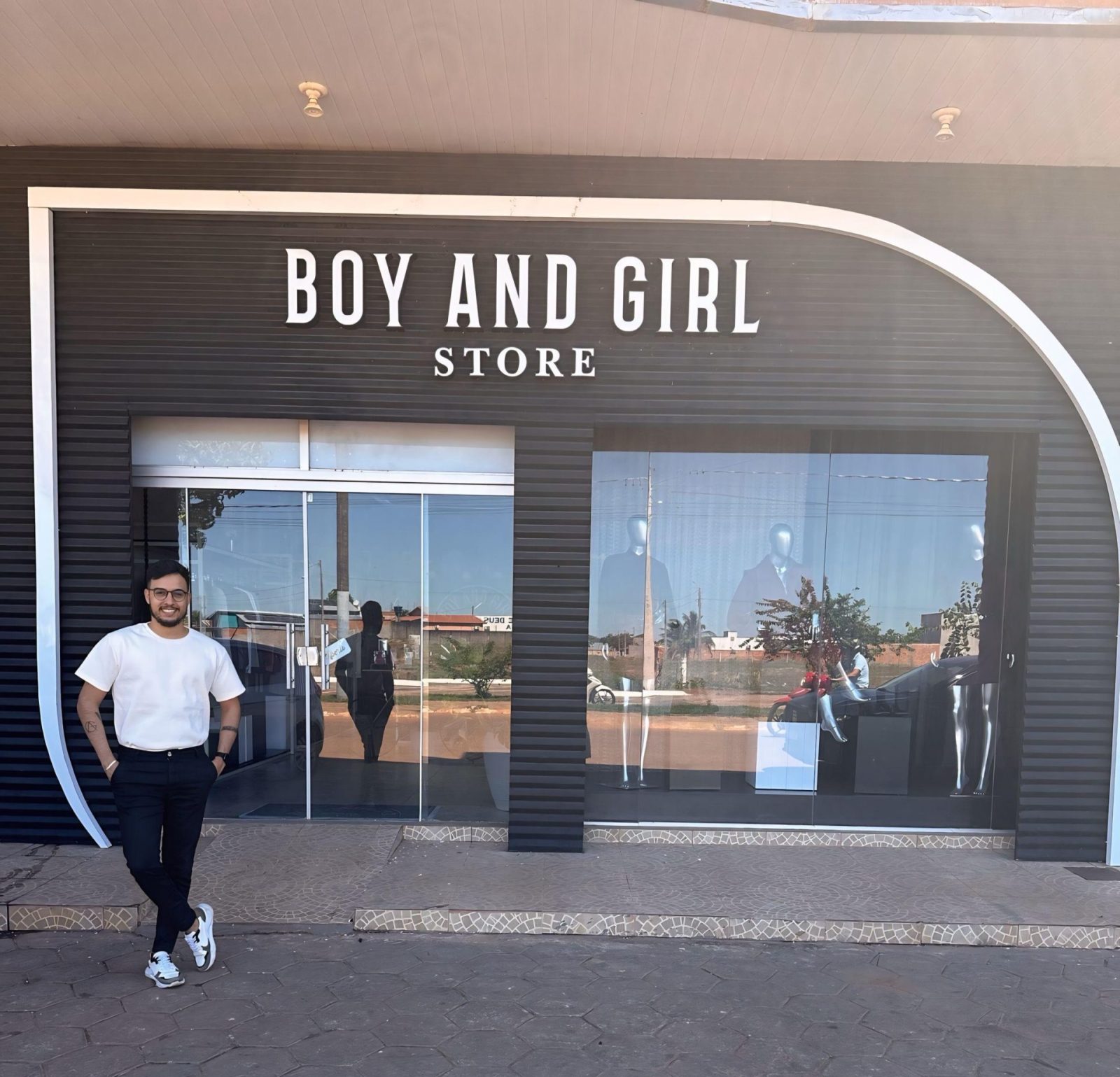 Influenciador Gutto Amorim inaugura loja “Boy And Girl” em Lagoa da Confusão com foco em estilo ...