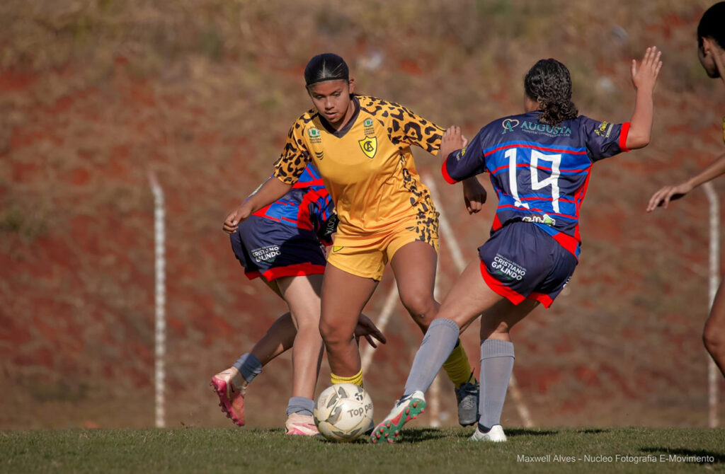Jovem indígena Javaé de Formoso do Araguaia se destaca no futebol e ...